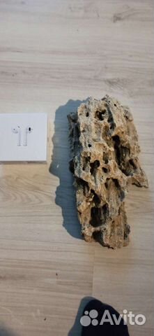 Камень в аквариум