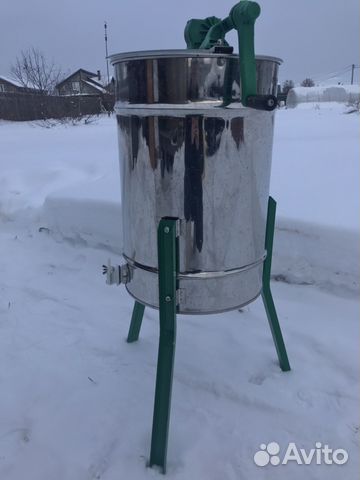 Медогонка 2-х рамочная с ручным приводом saxo